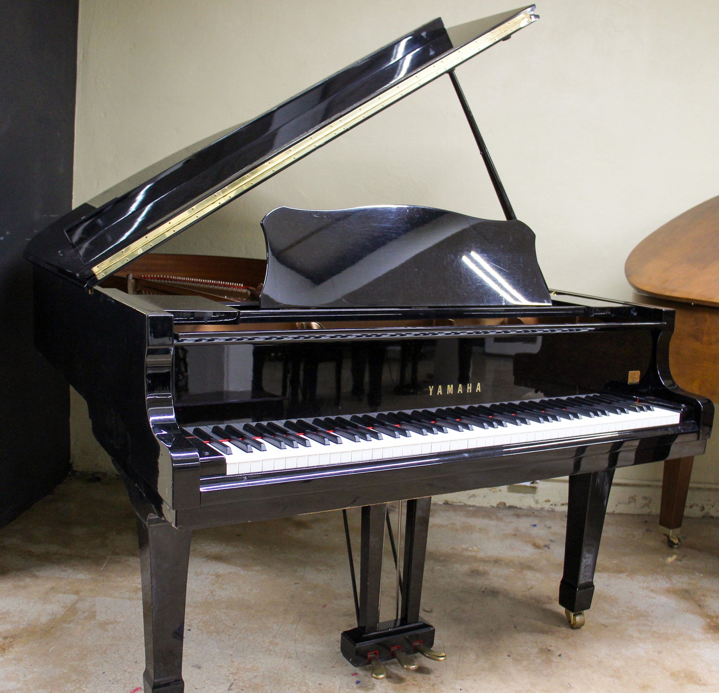 Yamaha C3 6'1" Polished Ebony Grand PianoAlamo Music CenterYamahaGrand Pianos