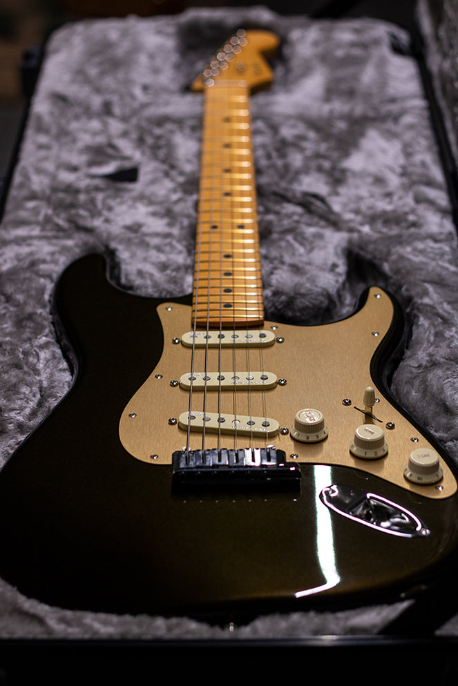 Fender American Ultra Stratocaster, Maple Fingerboard, Texas ...