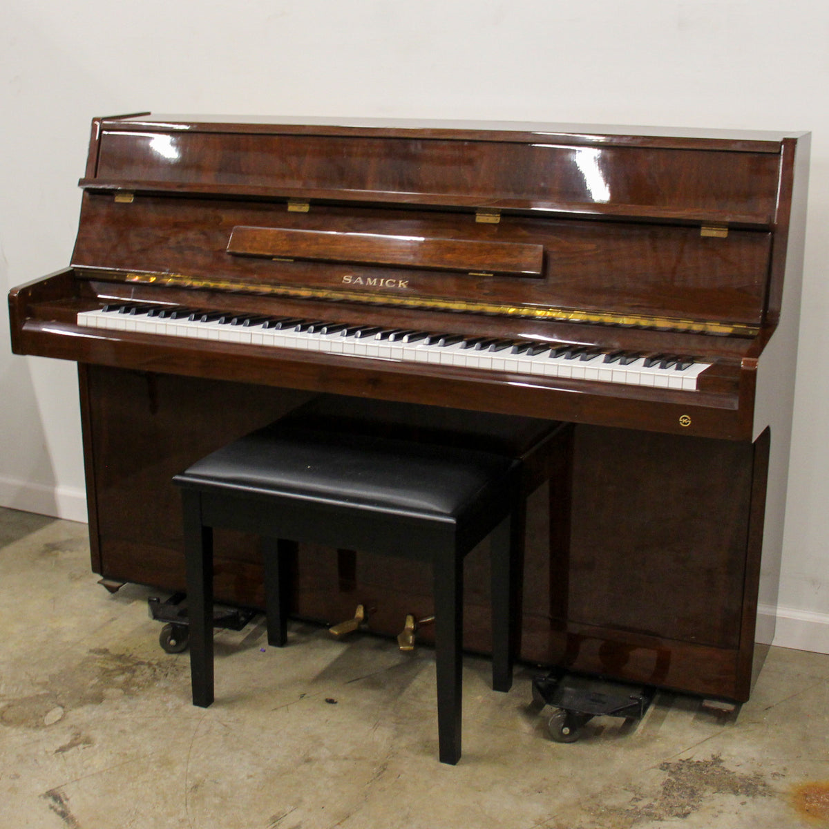 Samick Polished Walnut Continental Console PianoAlamo Music ...