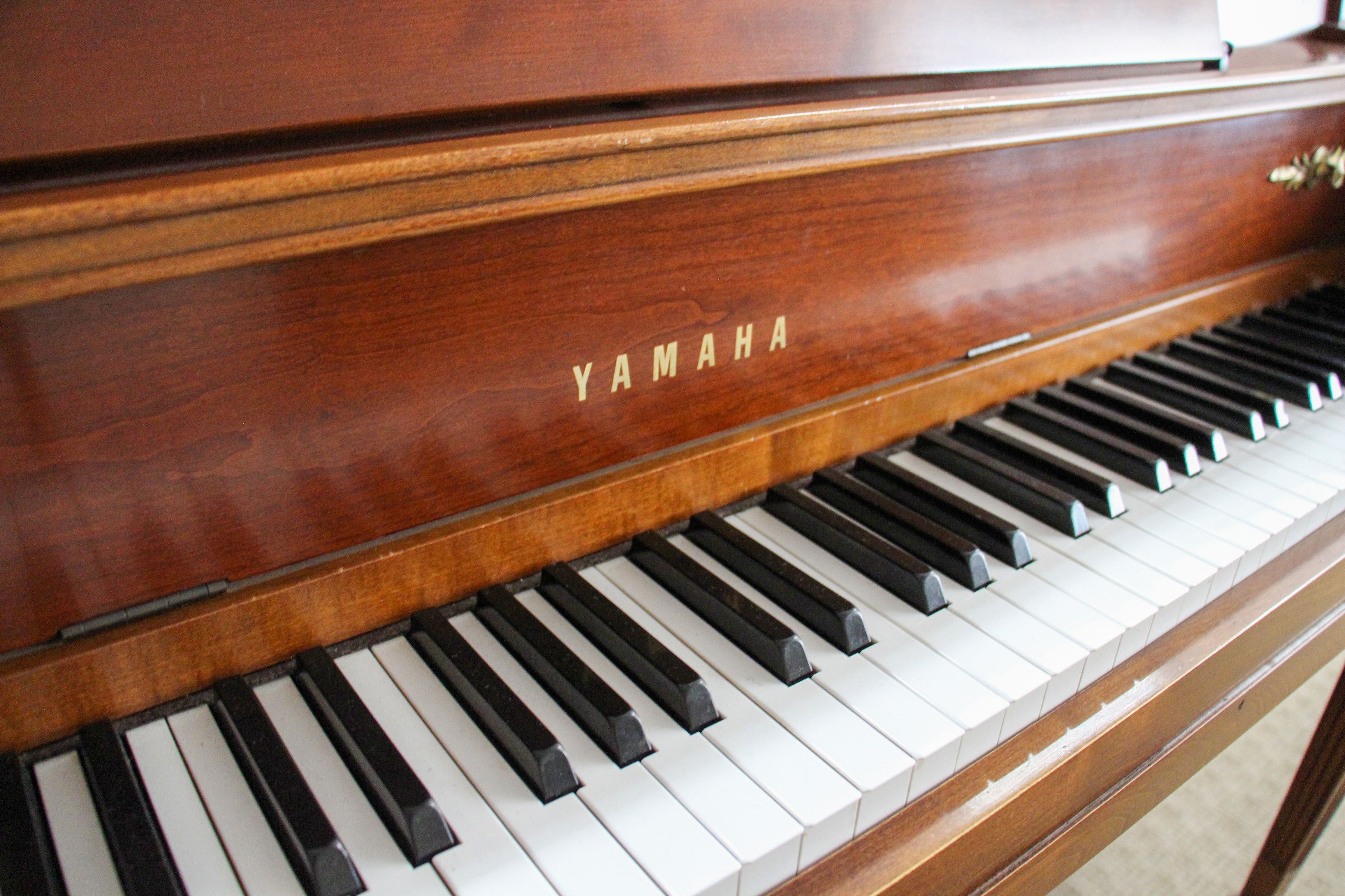 Yamaha M500H Walnut Upright Console Piano - Made in 2013Alamo Music ...