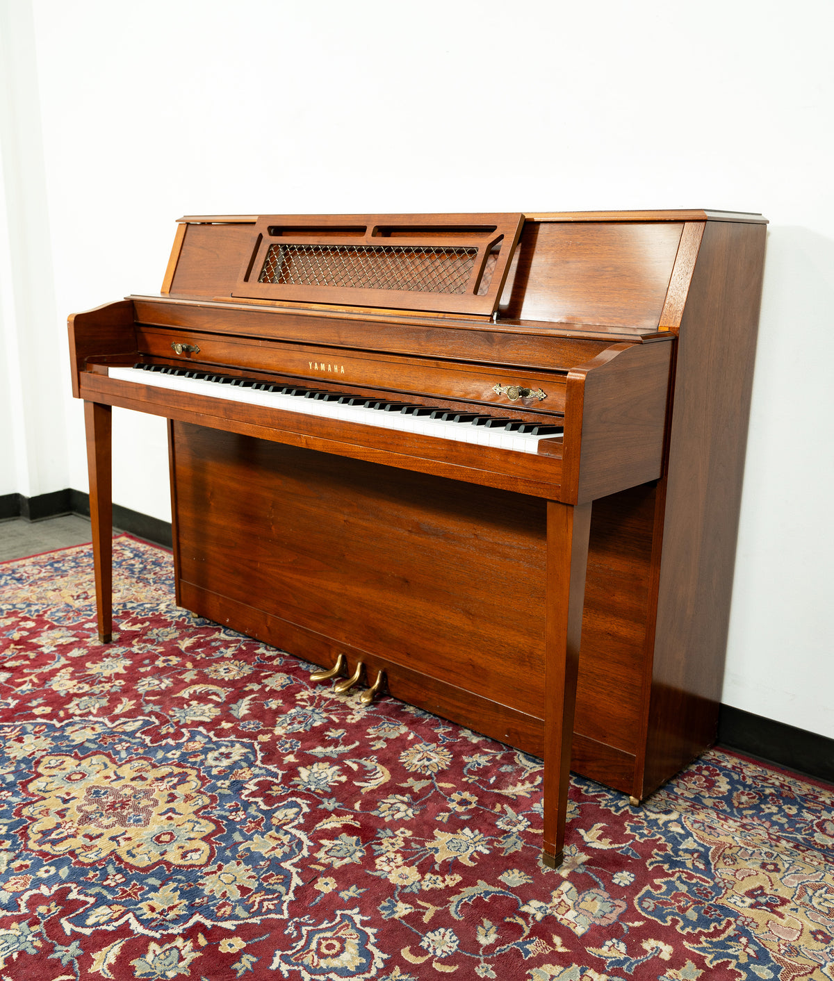 Yamaha M304 Upright Piano | Satin Oak | SN: T119622 | UsedAlamo Music ...