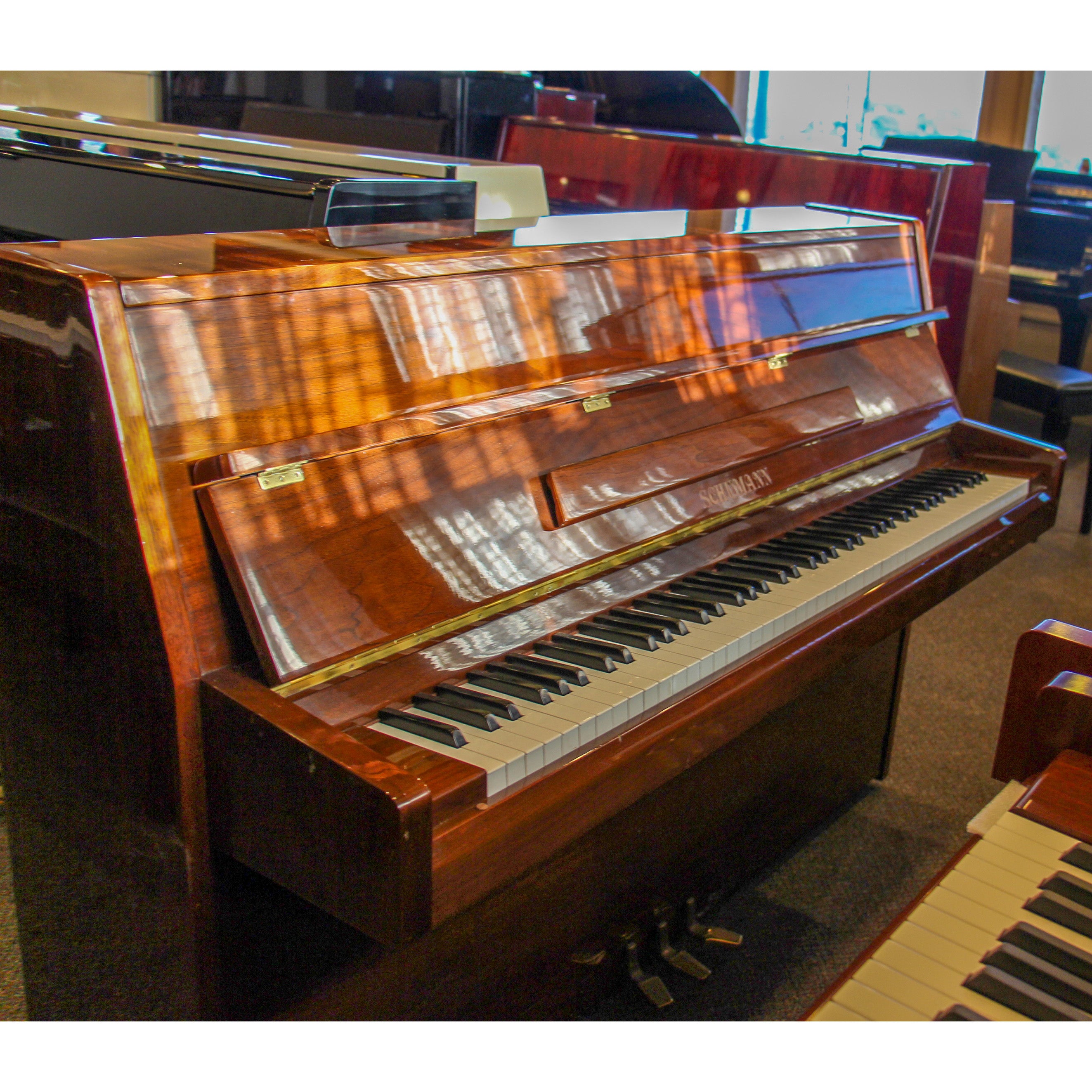 Schumann U820 Walnut Console PianoAlamo Music CenterAlamo Music ...
