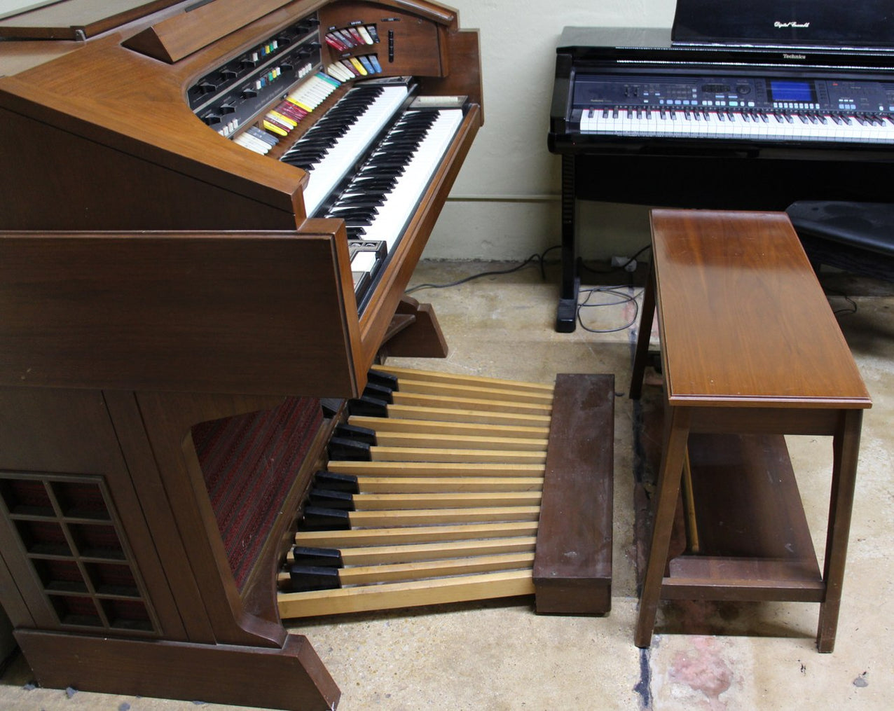 Lowrey 1125-3 Organ w/ benchAlamo Music CenterLowreyUPRIGHT PIANOS