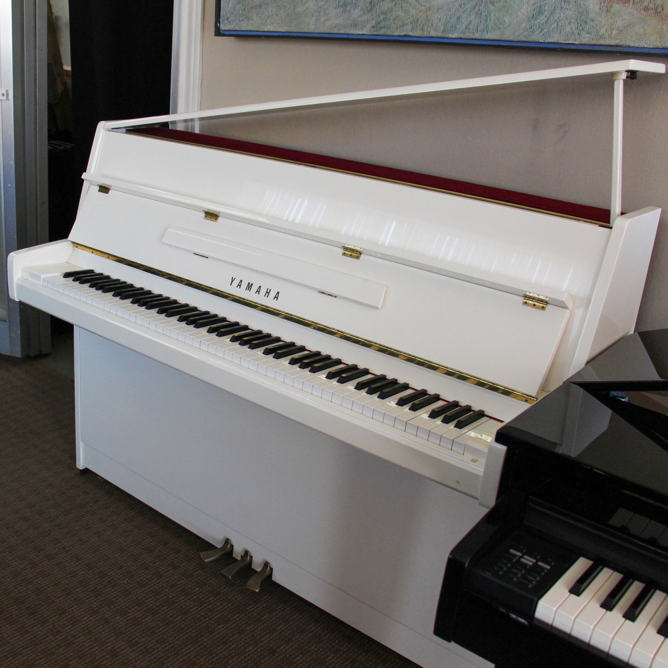 Yamaha M1F Console Upright Piano | Polished WhiteAlamo Music CenterYamahaUPRIGHT PIANOS