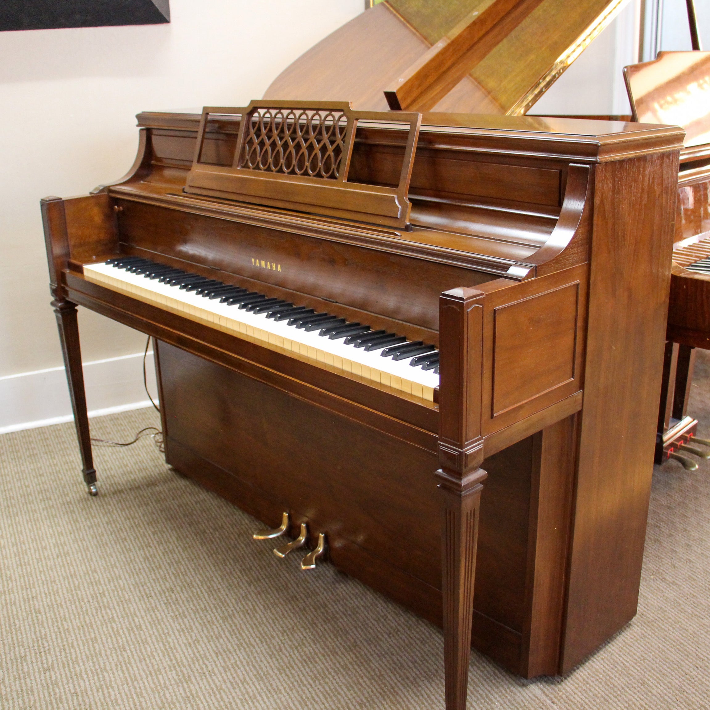 Yamaha Furniture Console Piano | WalnutAlamo Music CenterYamahaUPRIGHT ...